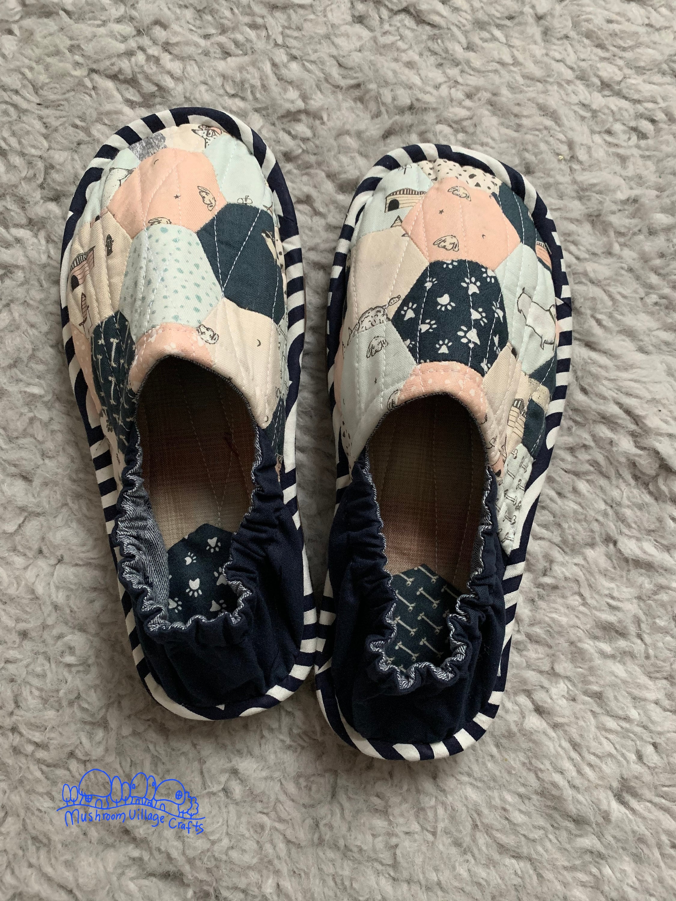 Adult Slippers Stretchy Back Pattern and soles kit set sole | Etsy