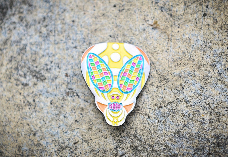 Hornet Alien Head Pretty Lights Basssnectar HAT PIN - Etsy