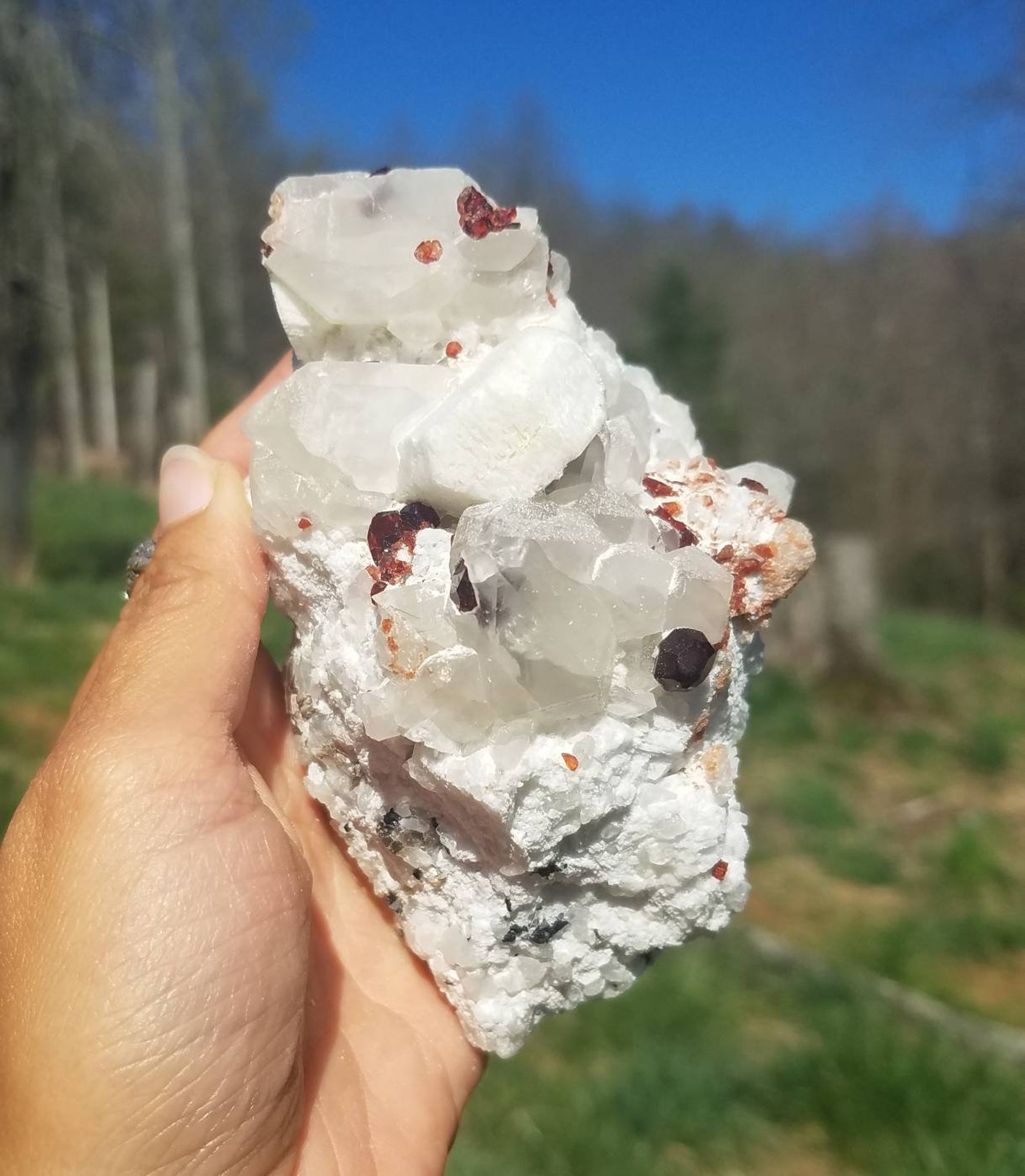 Quartz Cluster with Garnet Inclusions - Etsy 日本
