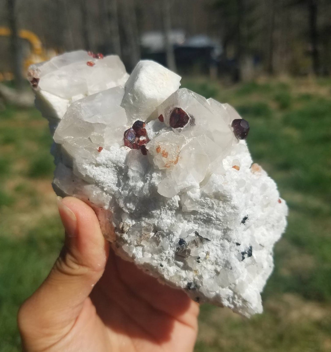 Quartz Cluster with Garnet Inclusions - Etsy 日本