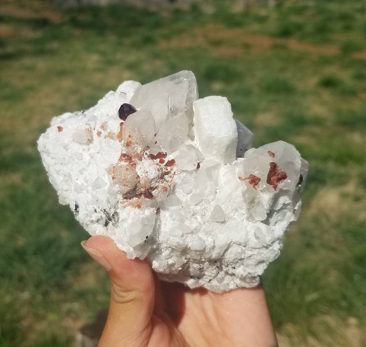 Quartz Cluster with Garnet Inclusions - Etsy 日本