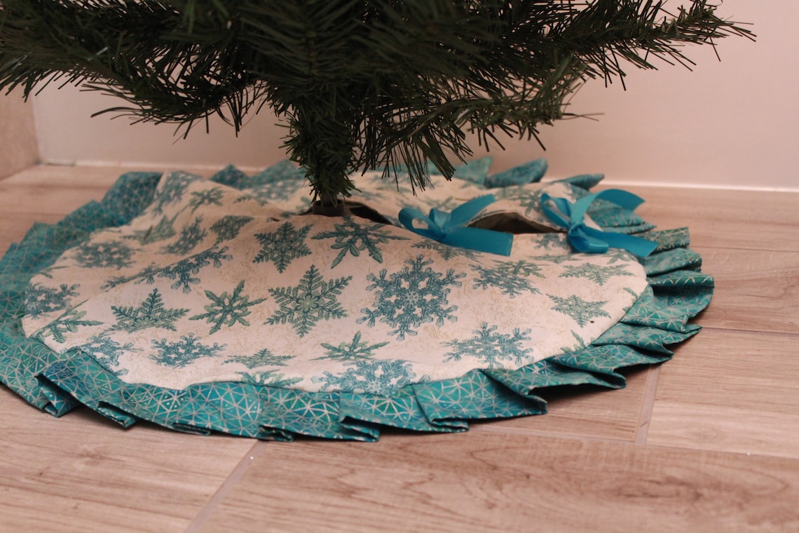 PDF Pattern - Mini Christmas Tree Skirt - 20" Skirt - Christmas ...