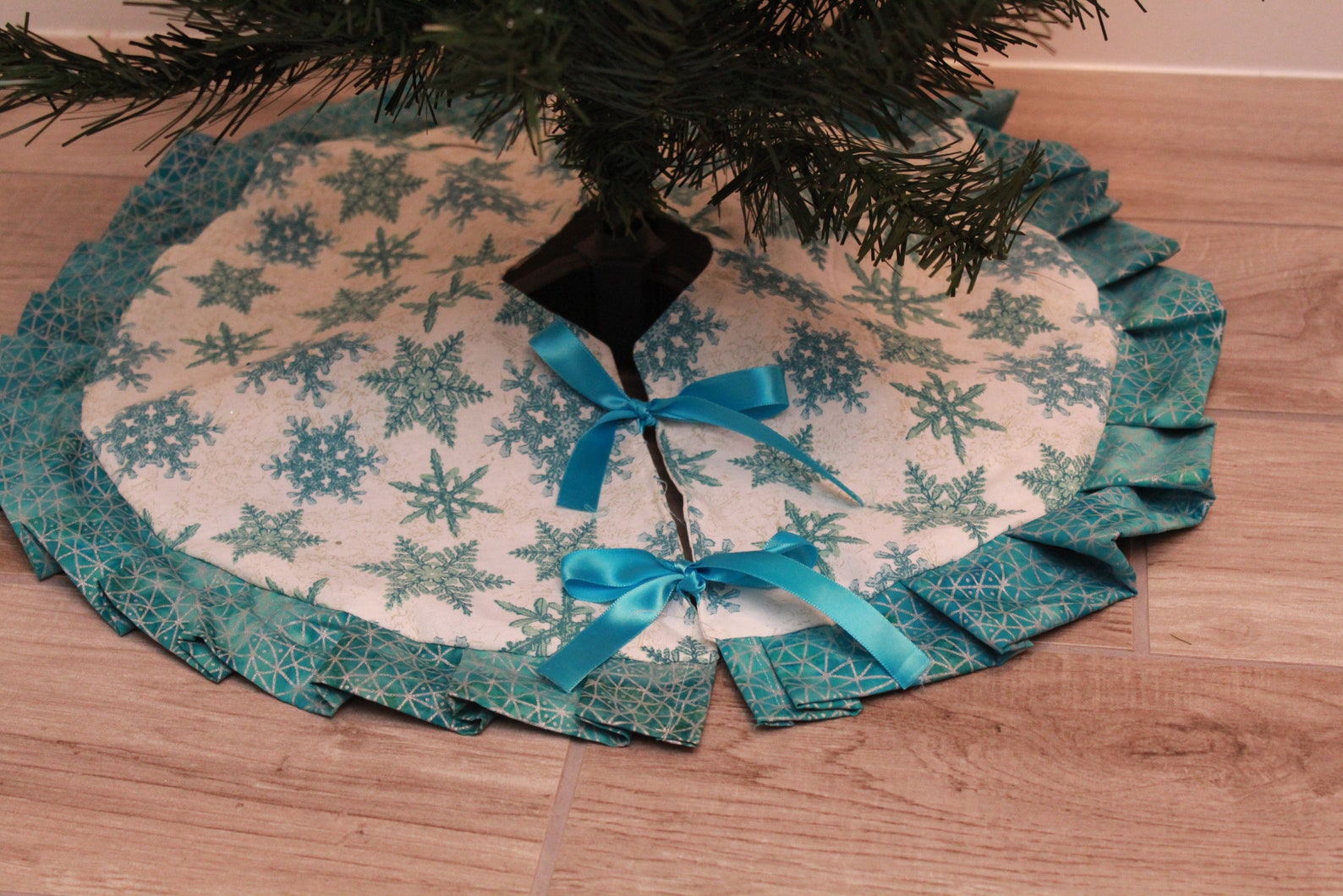 PDF Pattern - Mini Christmas Tree Skirt - 20" Skirt - Christmas ...