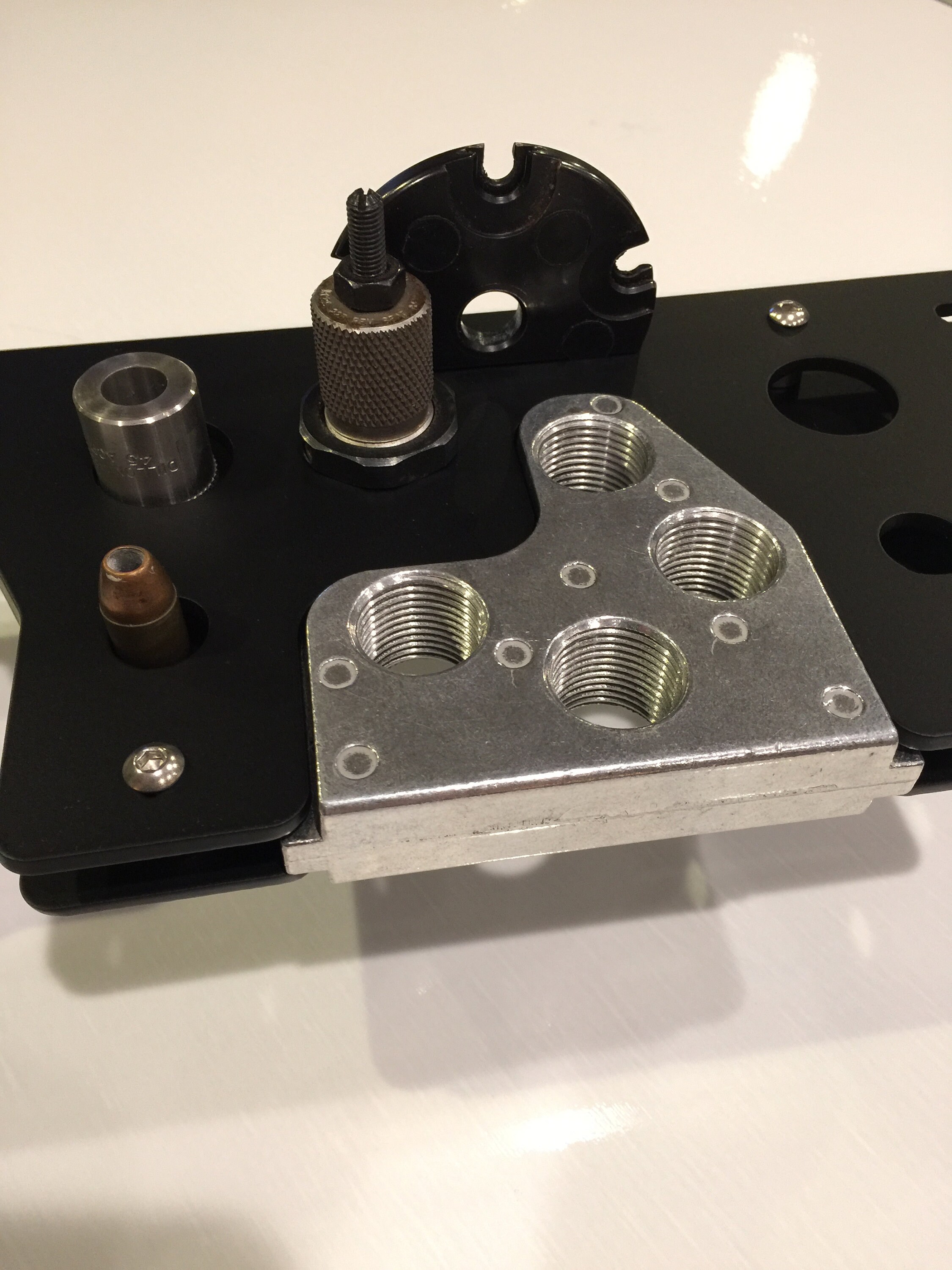 RCBS Pro 2000 Toolhead Rack 5-place Bench Mount or Wall Mounted Storage ...