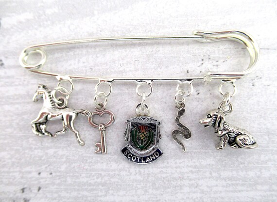 Outlander Lallybroch Themed Kilt Pin Charm Brooch | Etsy
