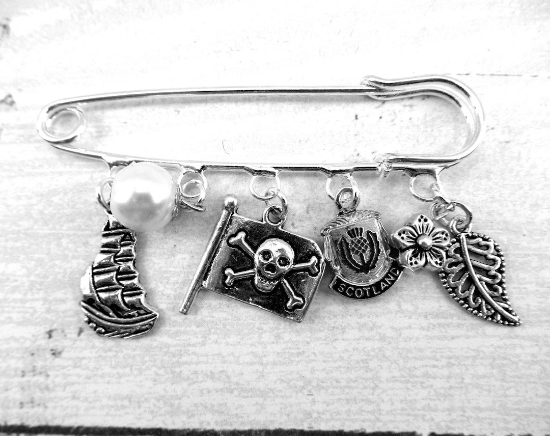 Outlander Voyager Themed Charm Kilt Pin Brooch - Etsy UK