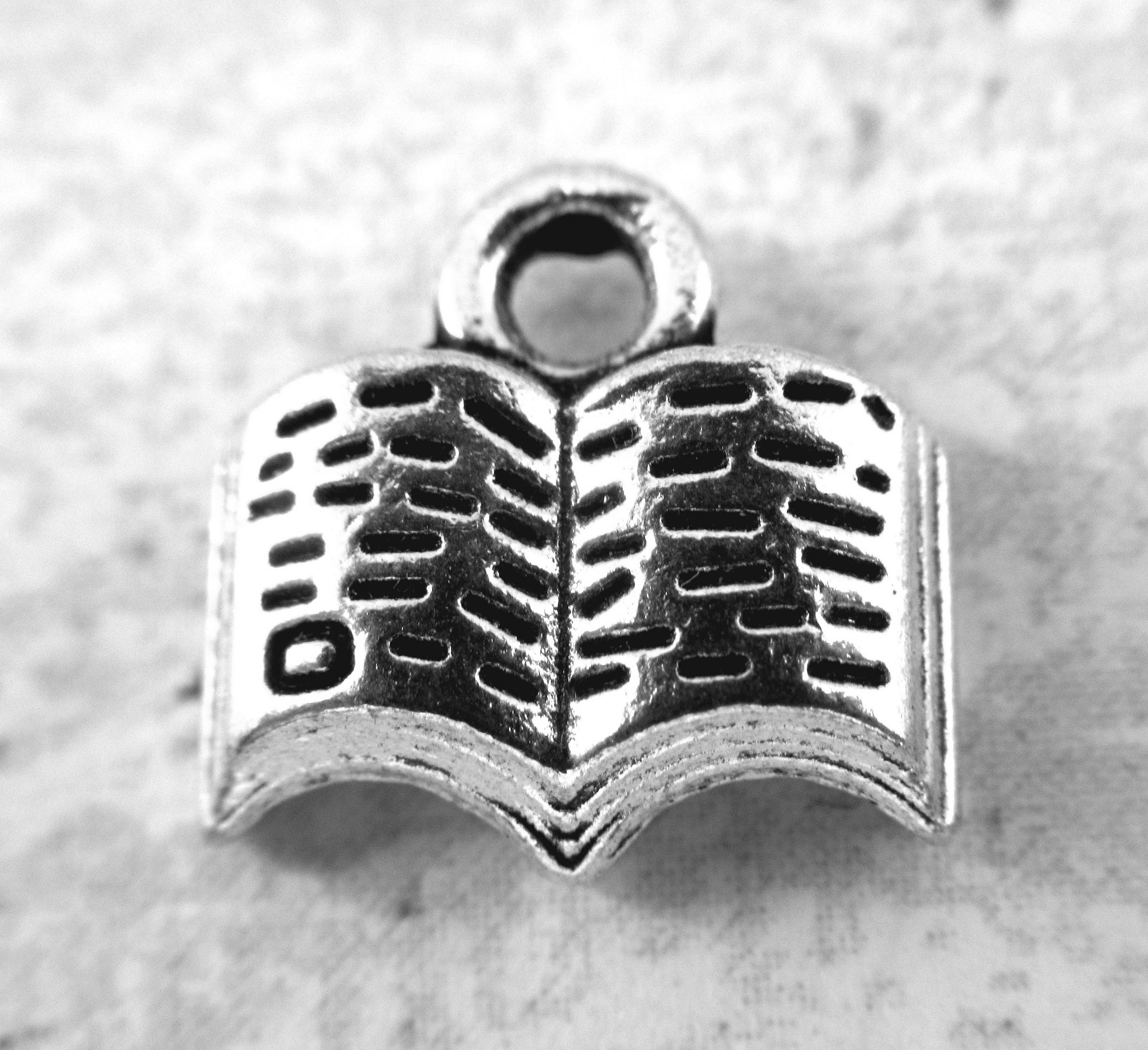 Princess Bride Themed Charm Bracelet With 14 or 16 Charms - Etsy