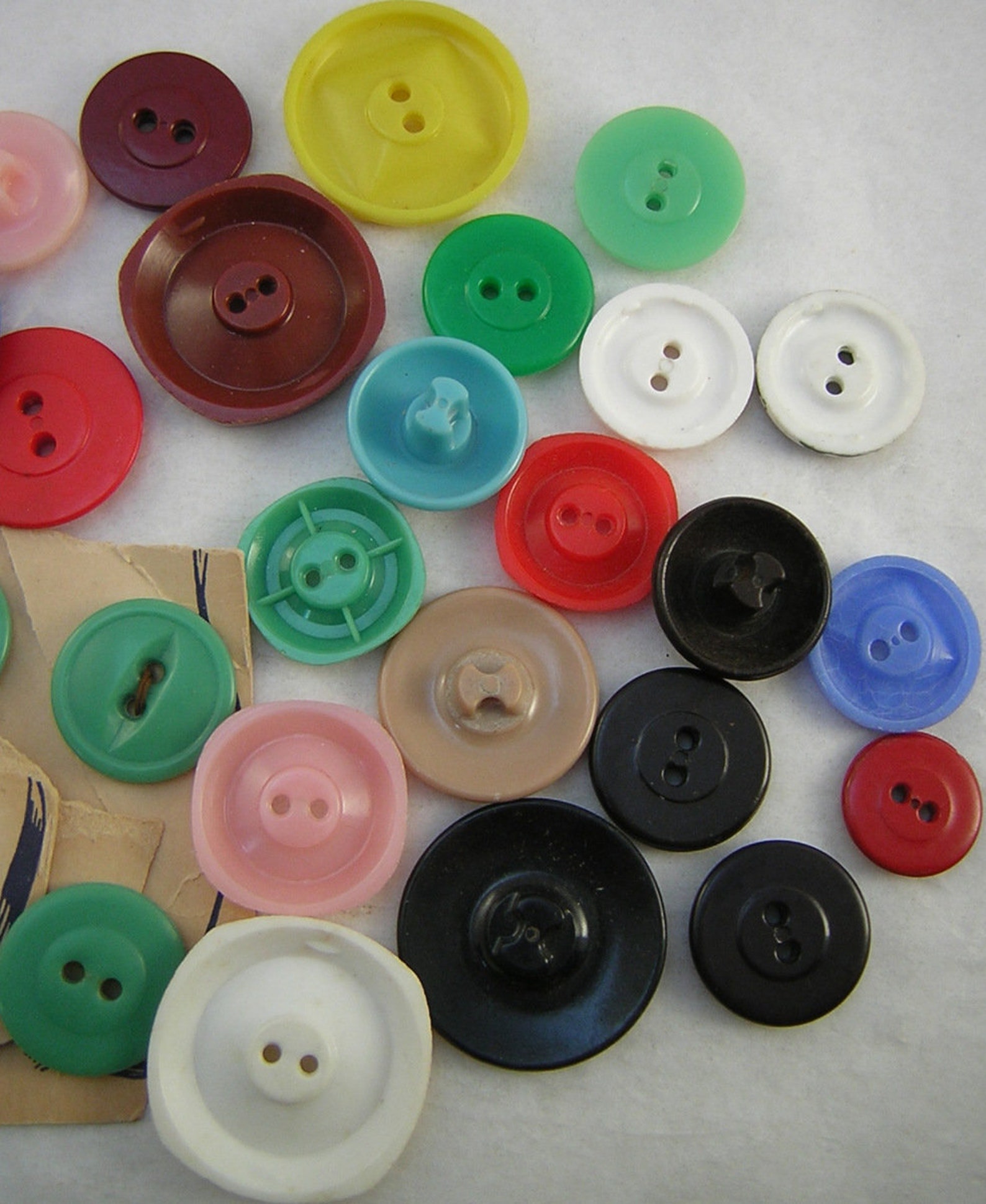 32 Colt Buttons, Colorful, Hour-glass Shanks, Sew-thru, Vintage Amino ...