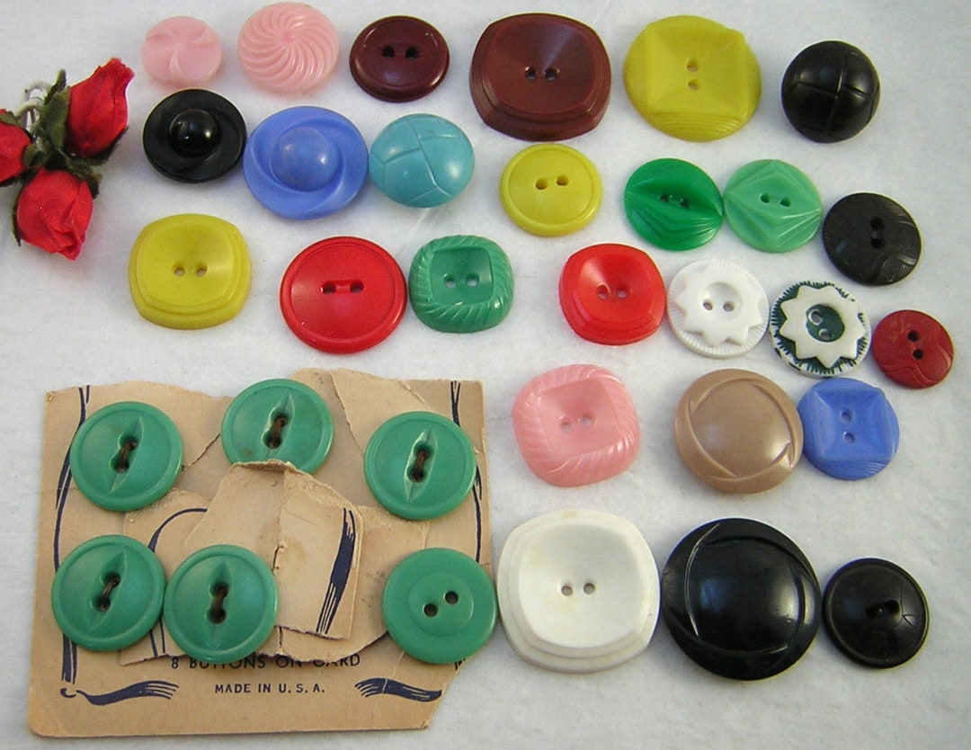 32 Colt Buttons, Colorful, Hour-glass Shanks, Sew-thru, Vintage Amino ...
