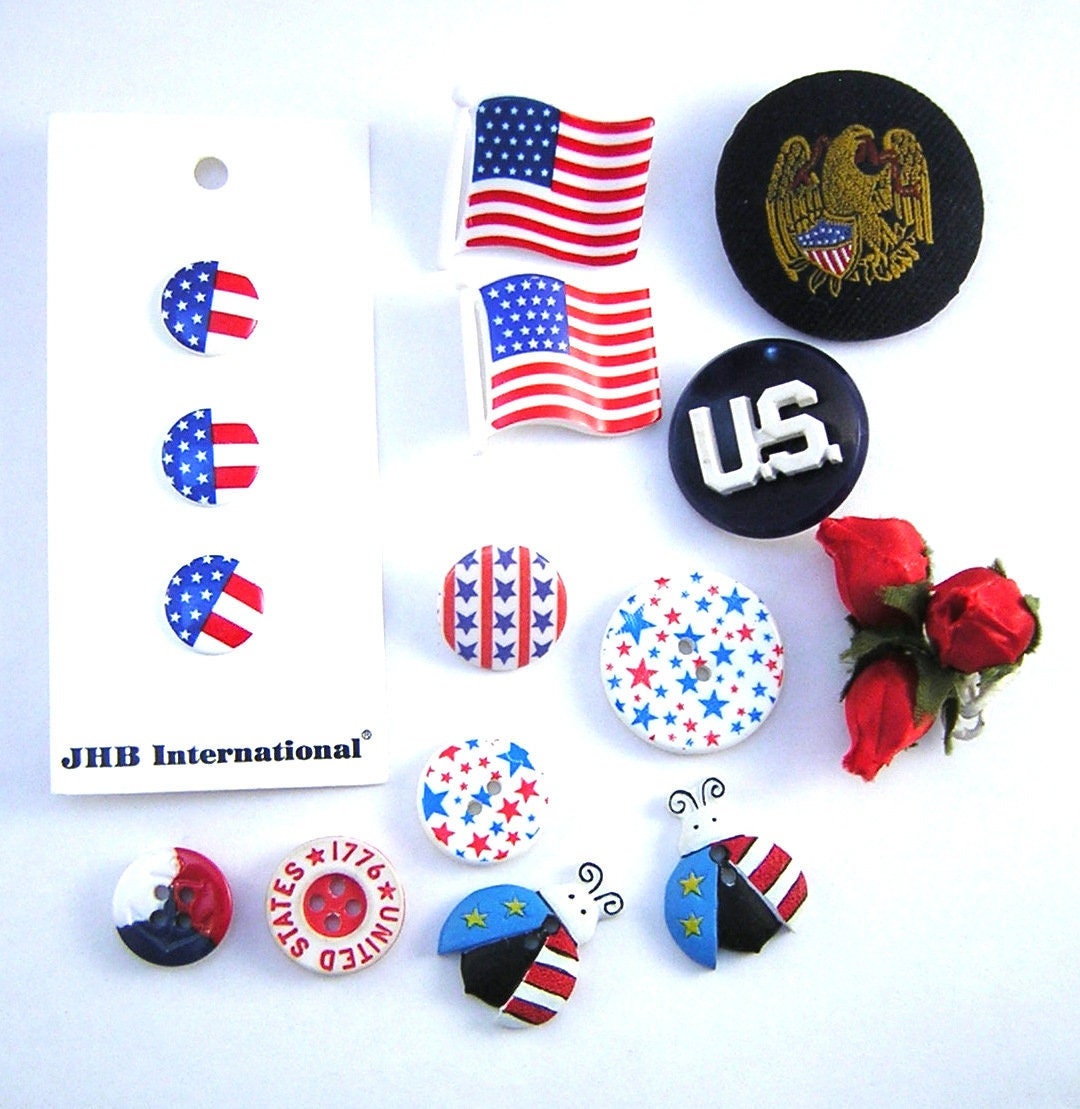 14 US Patriotic Buttons, Red White & Blue, US Flags, Stars, Eagle, Bugs ...
