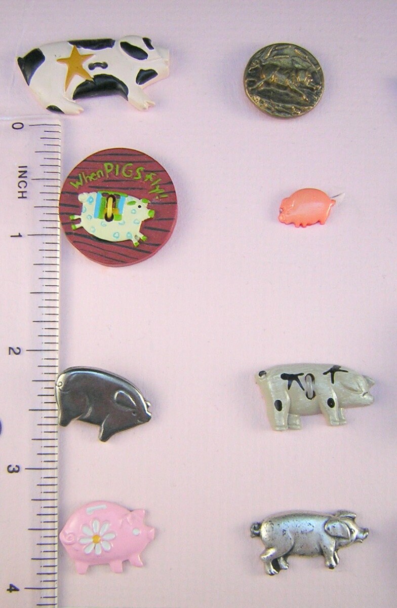 20 Pig Buttons, Carded Display of Little Pig Buttons, Nursery Rhyme ...