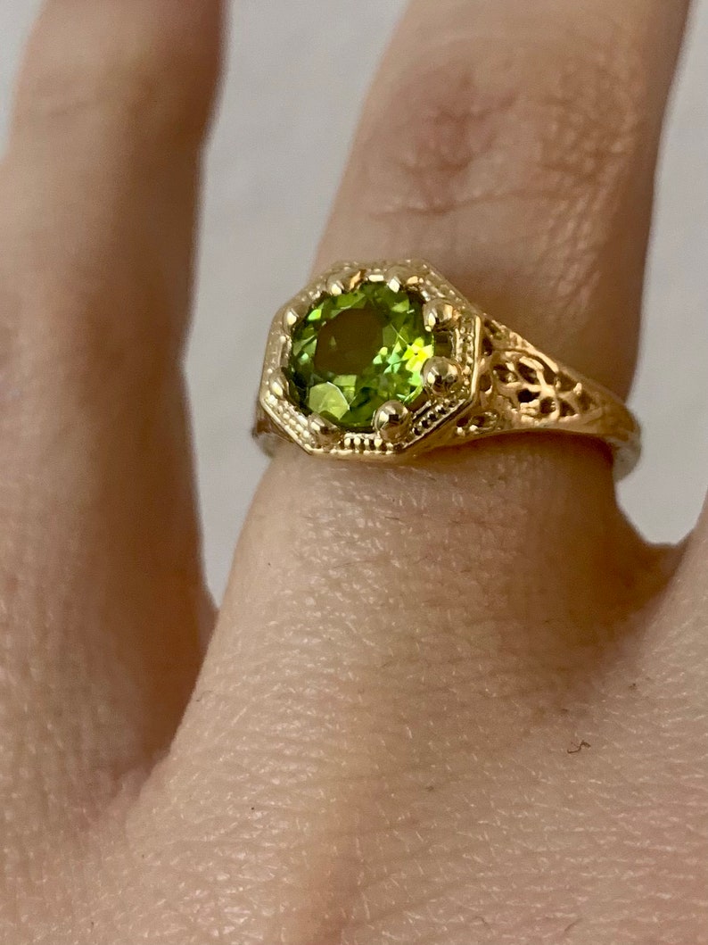 Vintage Style 14kt Yellow Gold Peridot Filigree Ring - Etsy