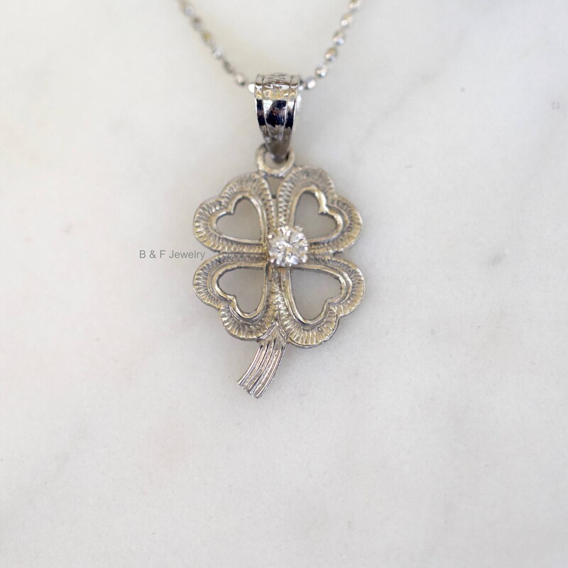 Four Leaf Clover Heart Necklace - Etsy
