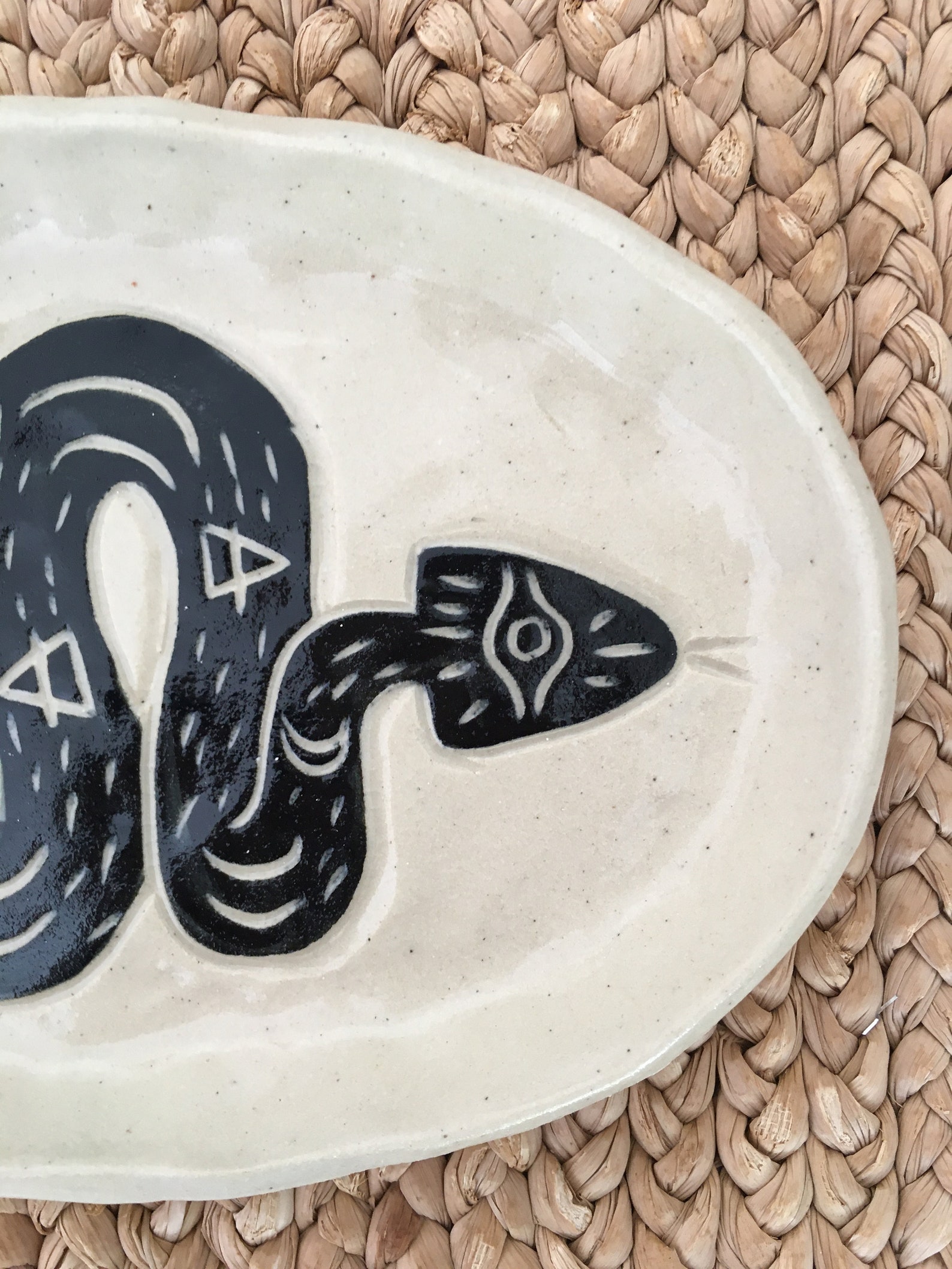 Snake Spirit Tray Black Sgraffito/shiny Glaze White Clay - Etsy