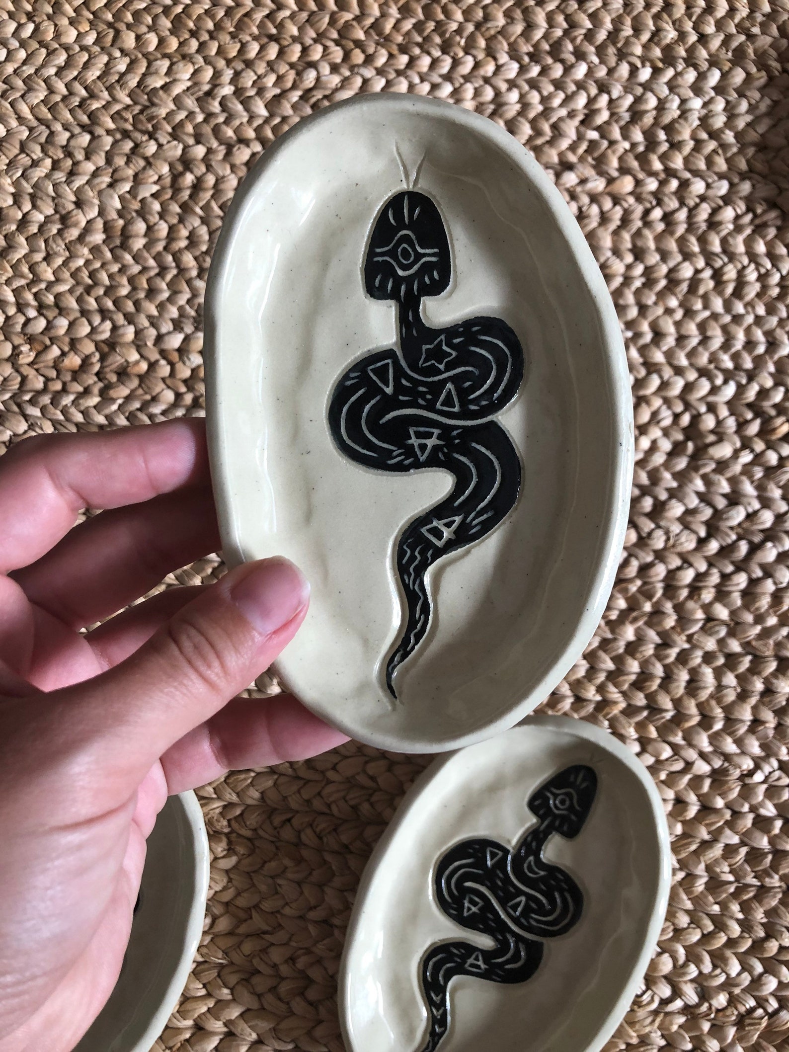 Snake Spirit Tray Black Sgraffito/shiny Glaze White Clay - Etsy