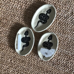 Snake Spirit Tray - Black Sgraffito/shiny Glaze Off-white Clay - Small ...