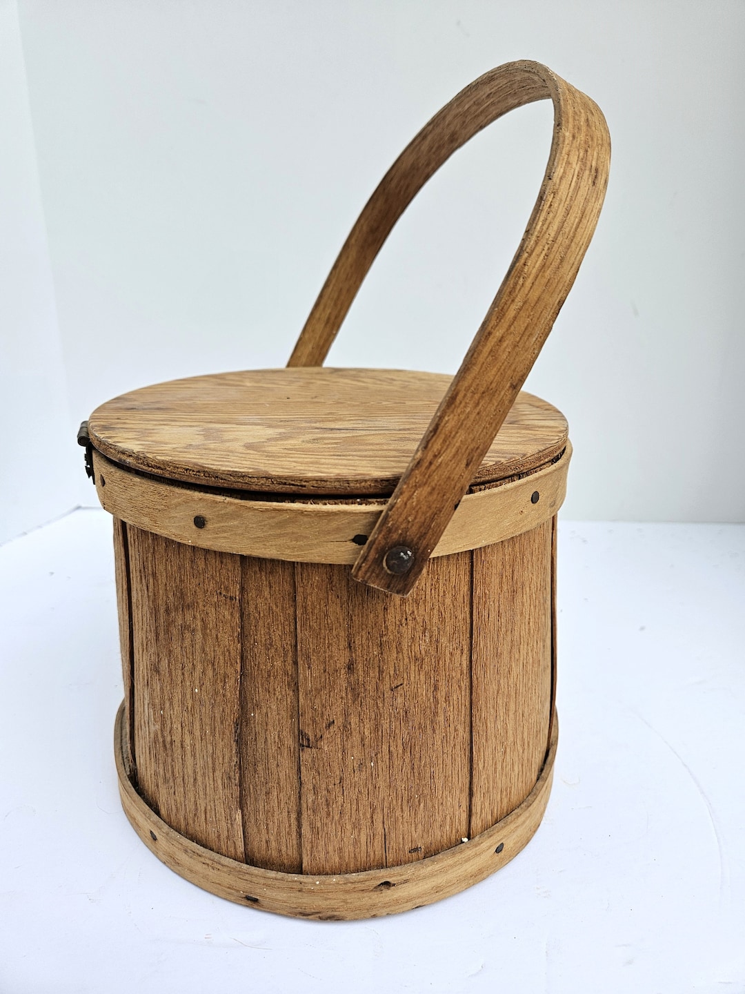 Round Wood Splint Basket With Handle and Hinged Lid by Putney - Etsy