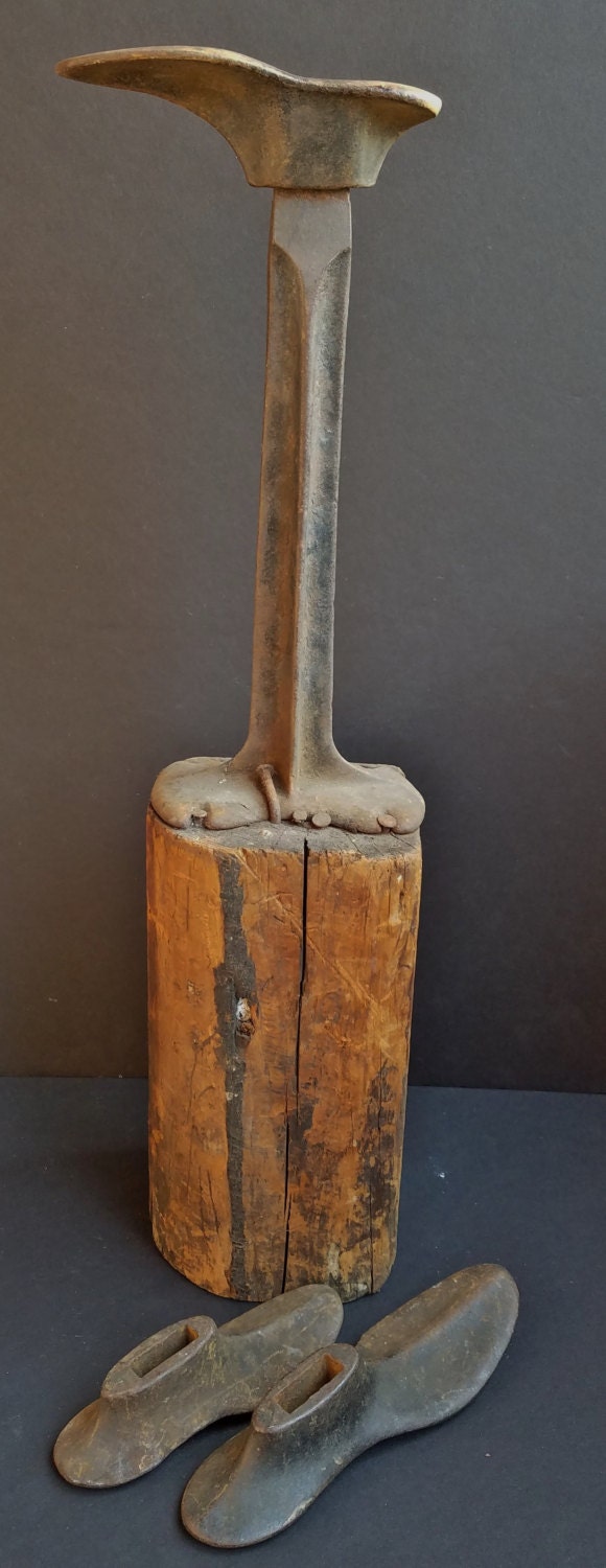 Vintage or Antique Shoe Anvil Old Wood Stand With 3 Iron Shoe - Etsy