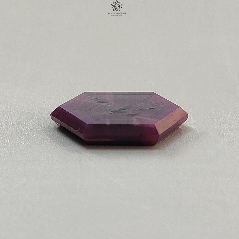 Rubí trapiche en rebanada plana: 30,00 cts, rubí morado natural sin ...