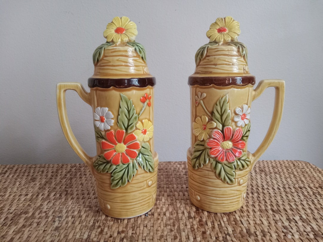 Flower Power Tall Salt and Pepper Shakers Retro Gold Yellow and White ...