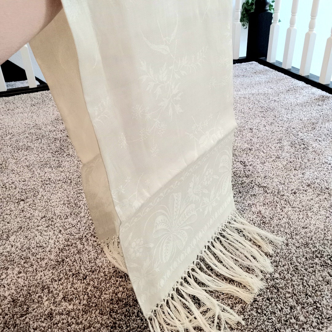 Antique Linen Damask Show Towel Vintage Knotted Fringe White Floral ...
