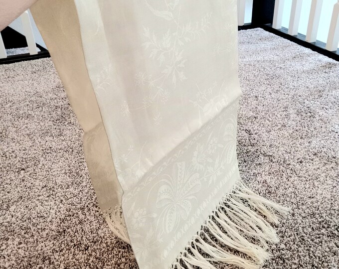Antique Linen Damask Show Towel Vintage Knotted Fringe White Floral ...