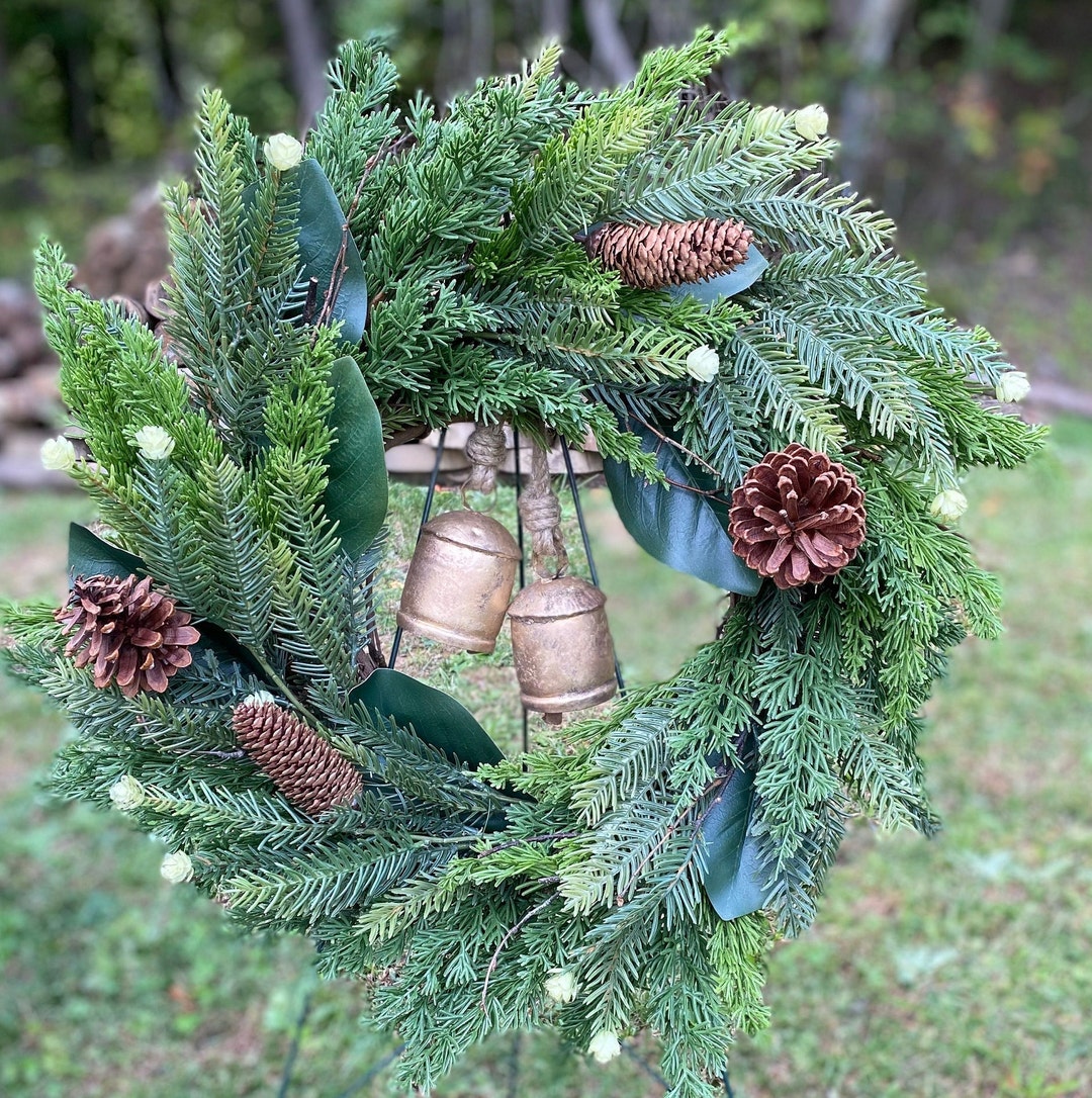 Cedar Winter Wreath Winter Greenery Wreath W/bells Pine - Etsy