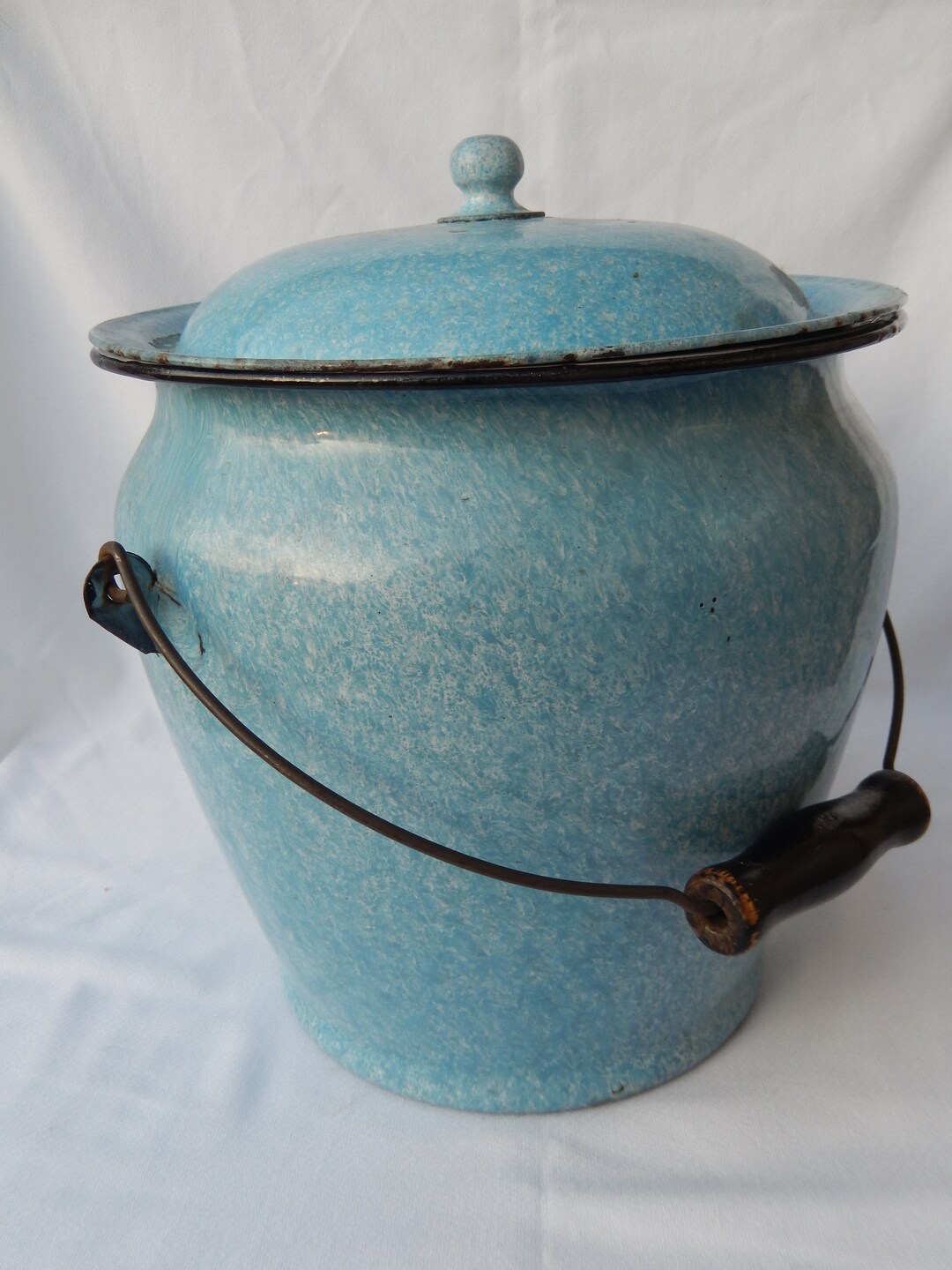 Large Enamelware Chamber Pot - Blue White Speckled - Enamel Flower ...