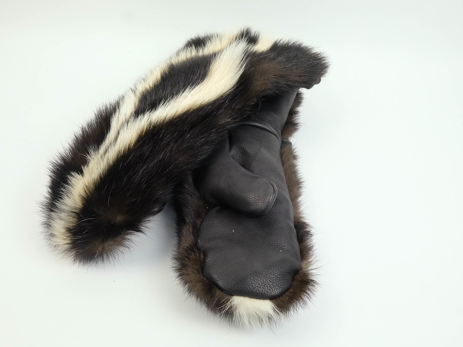 Real Skunk Mitts made in USA 697-10-G3018 K3 | Etsy