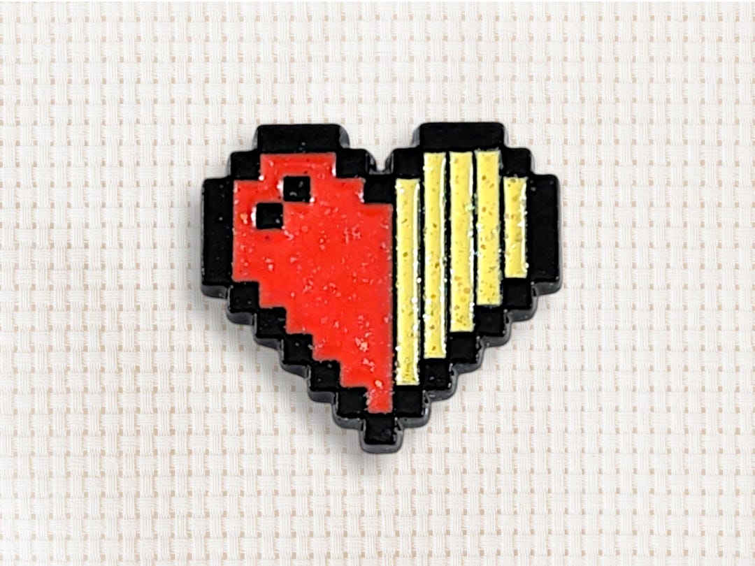 Pixelated 8-bit Half Heart Needle Minder Needle Nanny, Magnetic Needle ...