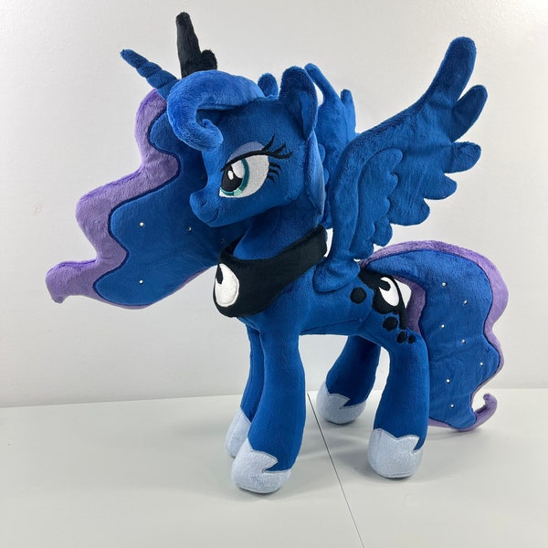 Princess Luna - Etsy