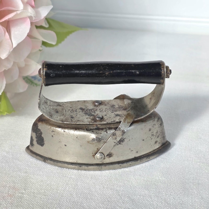 Antique Sad Iron - Etsy