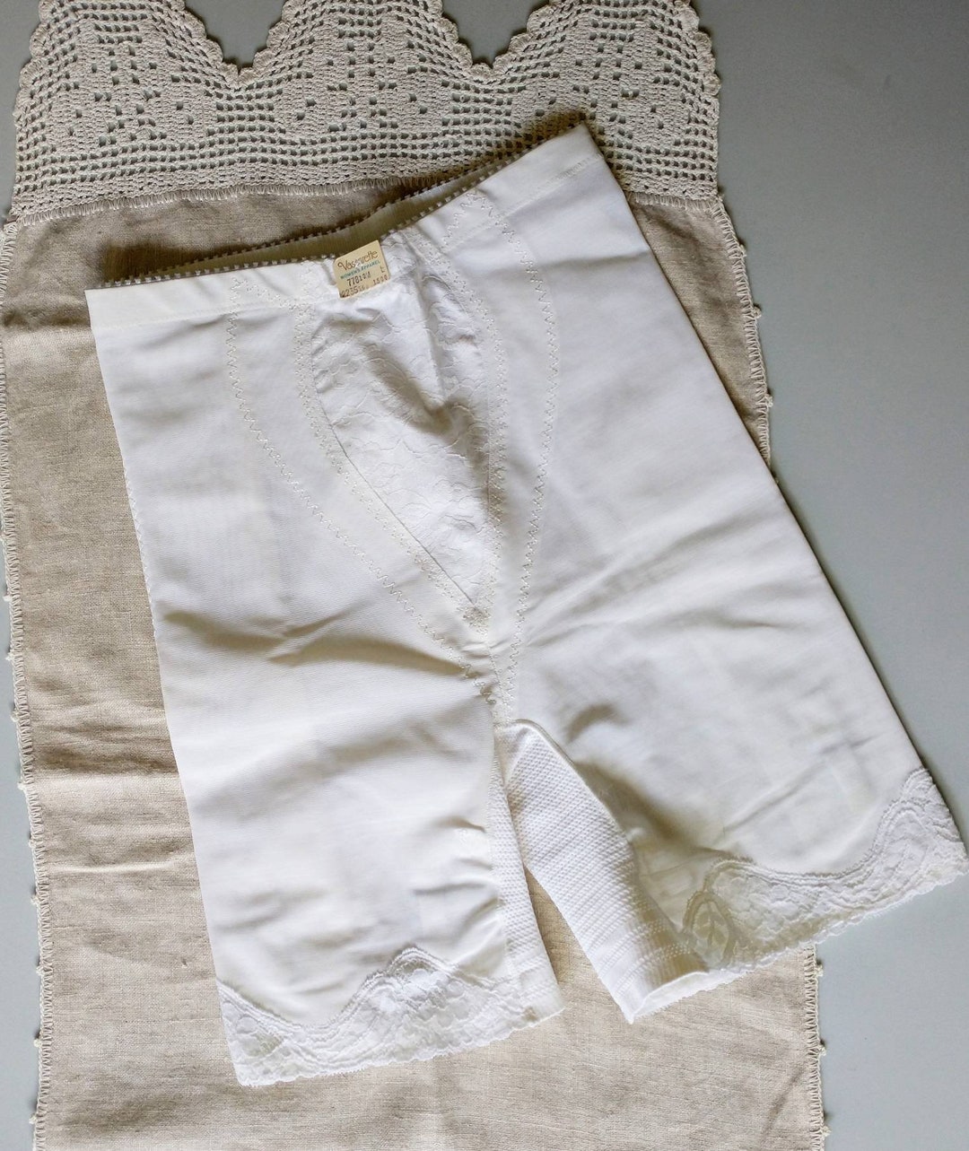 Vintage VASSARETTE NOS Women's Body Shaper Garter Belt - Etsy