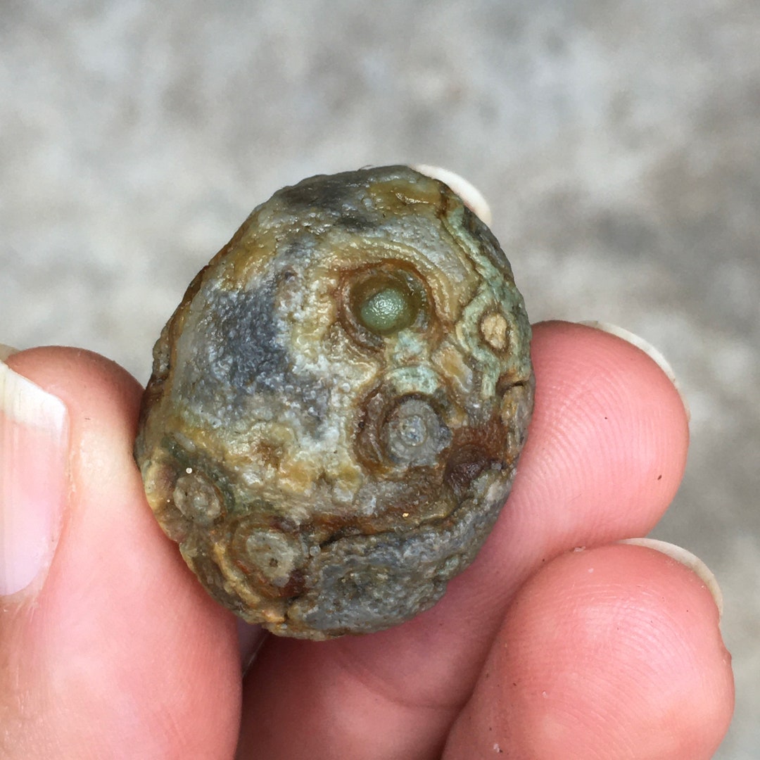 Golden Eye on Grey Blue Agate _ Gobi Eye Agate _ Gobi Agate _ Gobi ...