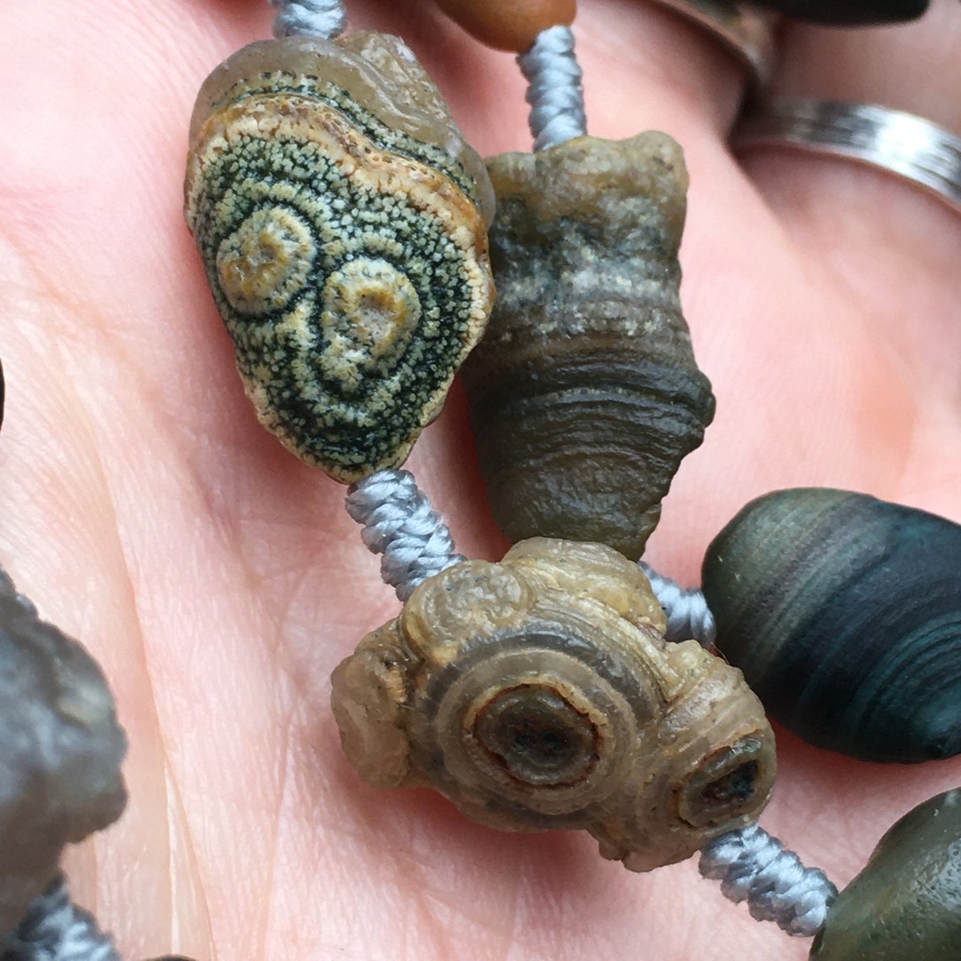 Mixed Colour Red Eyes _ Green Eyes _ Gobi Eye Agate _ Vein Tendon Agate ...