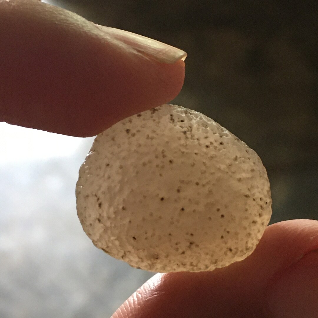 Clear White Sgate With Milky Sugar Heart _ Gobi Mudstone _ Gobi Desert ...