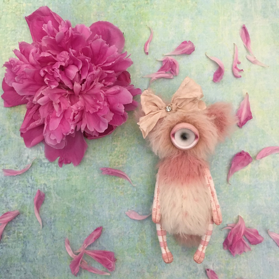 Pink Gentle Panda - Cyclops _ MADE-TO-ORDER! - Etsy