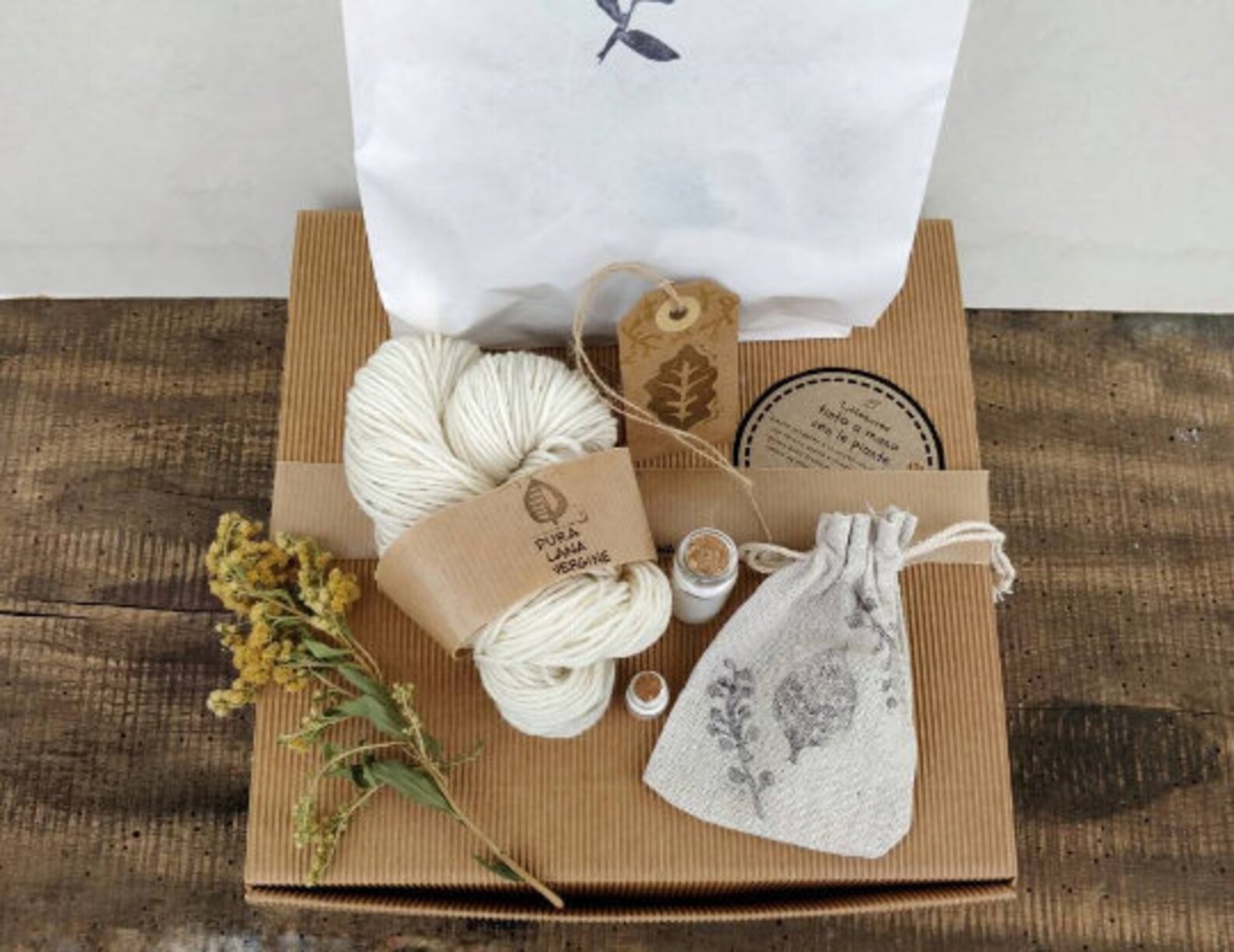 Yarn dyeing kit walnut husks onion skins or glodenrod and | Etsy