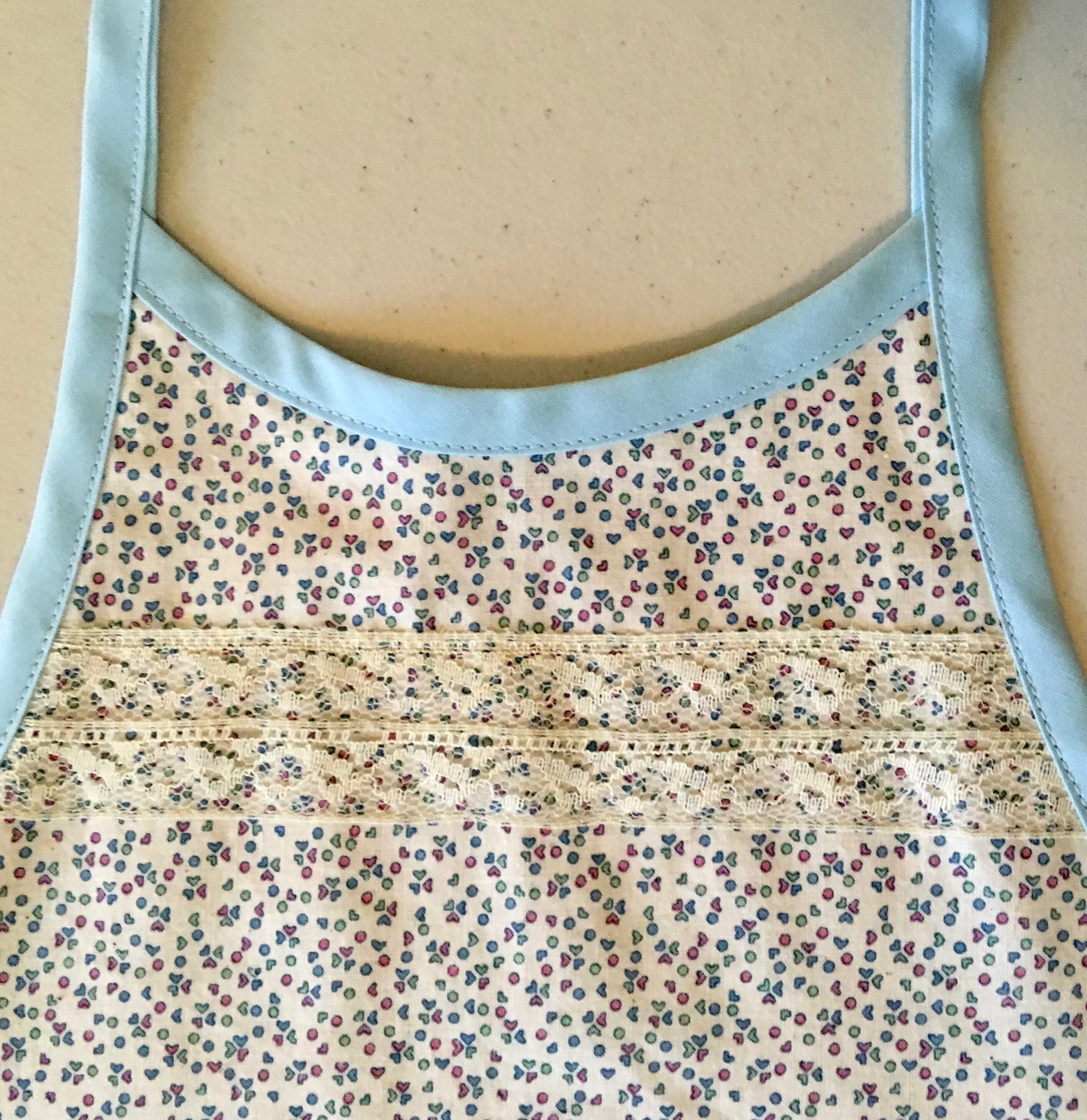 Heart and Circle Pattern Girl's Apron / Girl's Apron Size 3-4