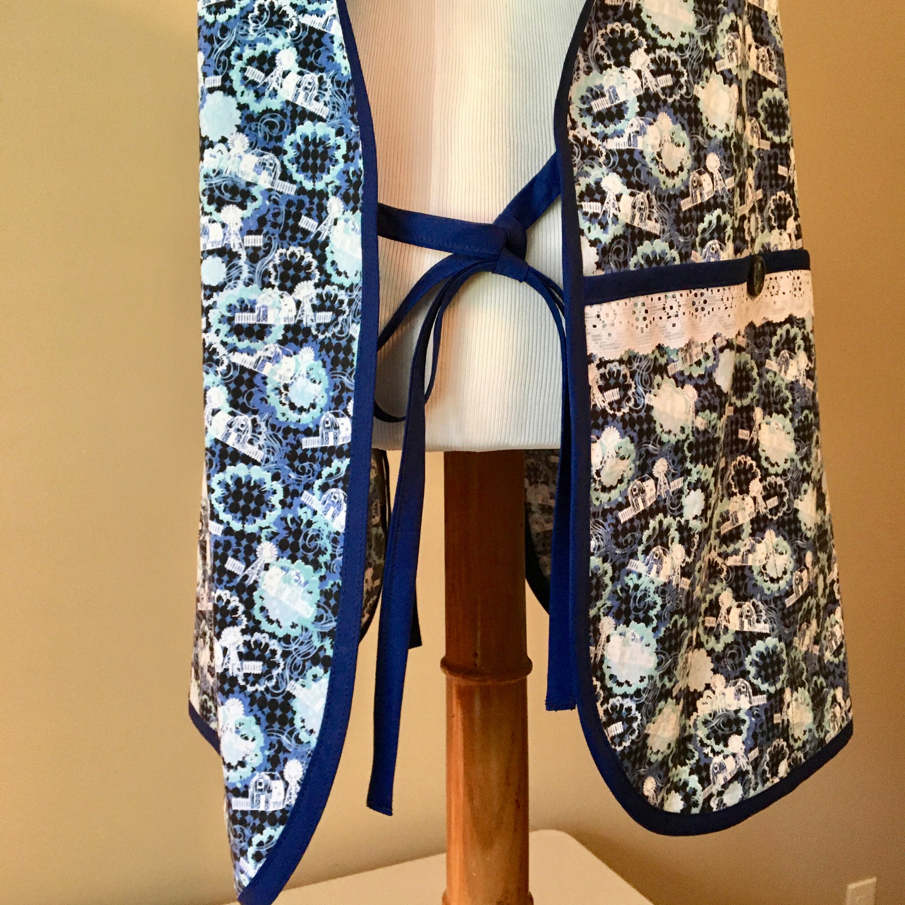 Windmill and Barn Print Plus Size Cobbler Apron with Pockets / Side-Tie ...