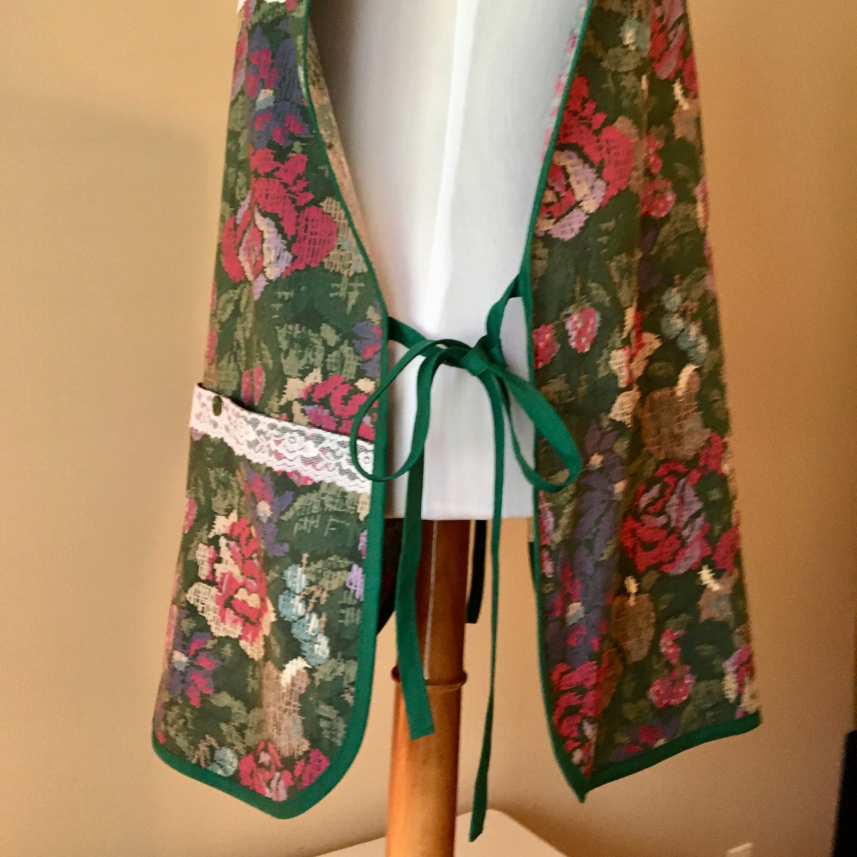 Dark Green Floral Plus Size Cobbler Apron with Pockets / Side-Tie Apron ...