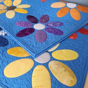 PDF Quilt Pattern - Blooming Beautiful - Baby Quilt, Throw Quilt, and ...