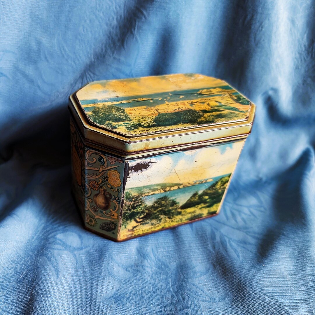 Huntley & Palmer's Biscuits Hinged Tin. English. Guernsey Coast. 1940's ...