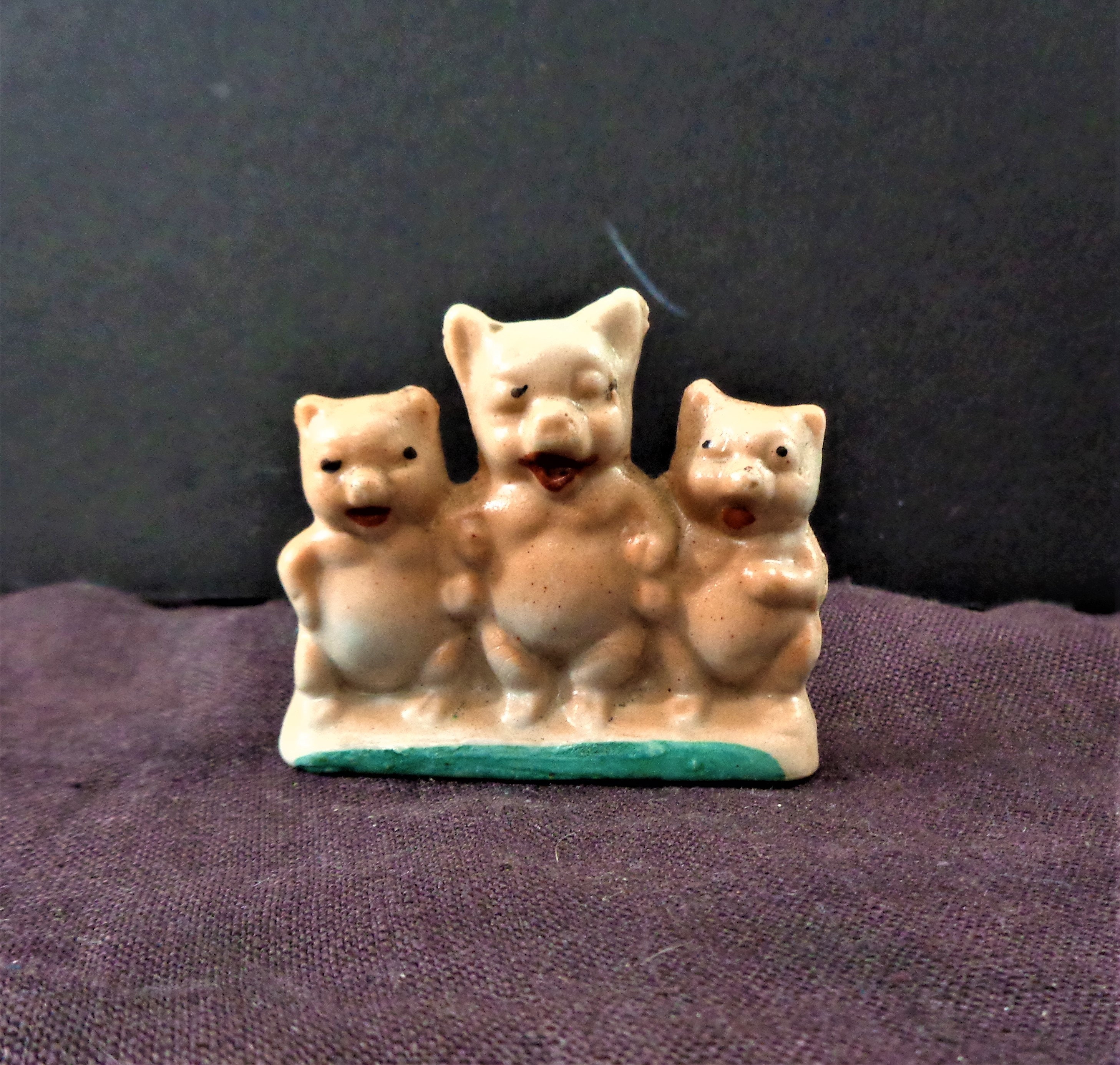 Porcelain Row of 3 Small Pigs. Made In Japan. 1940's. | Etsy