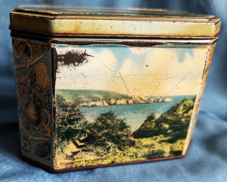 Huntley & Palmer's Biscuits Hinged Tin. English. Guernsey Coast. 1940's ...