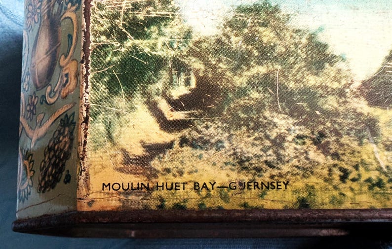 Huntley & Palmer's Biscuits Hinged Tin. English. Guernsey Coast. 1940's ...
