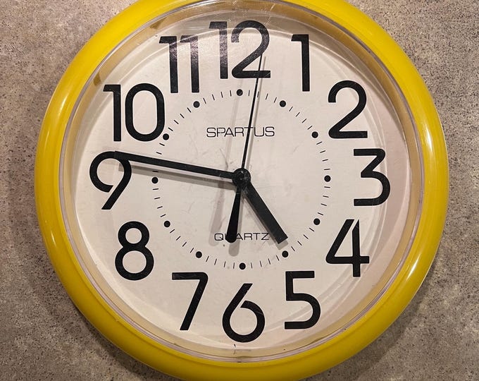 Spartus Wall Clock Round 8” Rare Yellow Quartz Works Made in USA 1983 ...