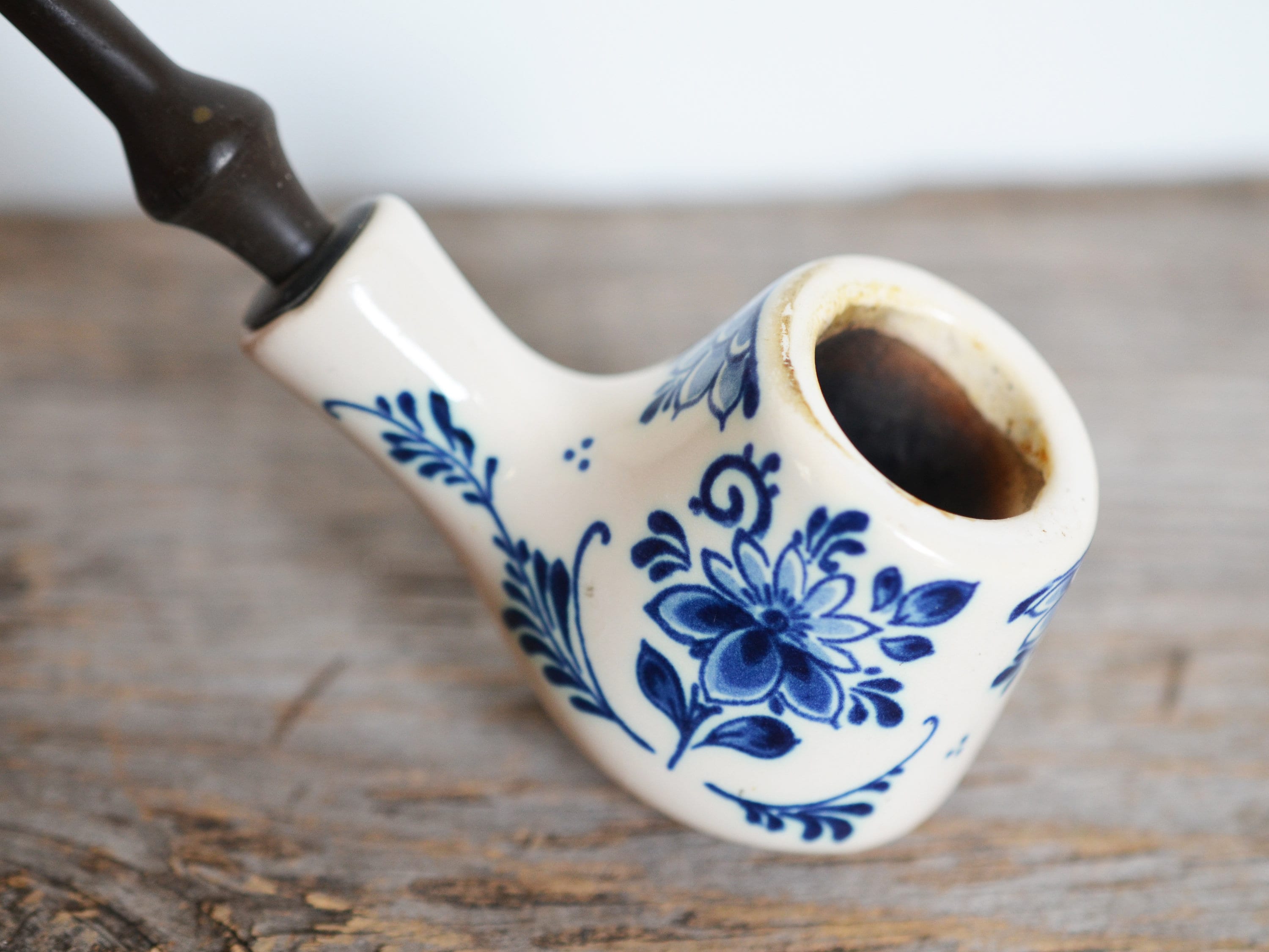 Tobacciana Art & Collectibles Vintage Zenith Holland Delft Ceramic Pipe ...