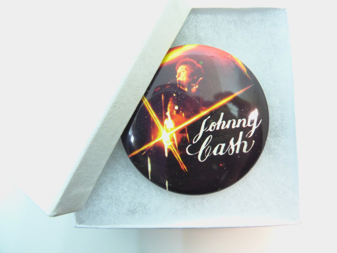 BIG Vintage 70s Johnny Cash Pin / Button / Badge | Etsy