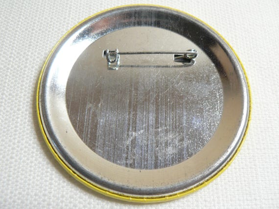 BIG Vintage 70s - Willie Nelson - Pin / Button / Badge - Gem